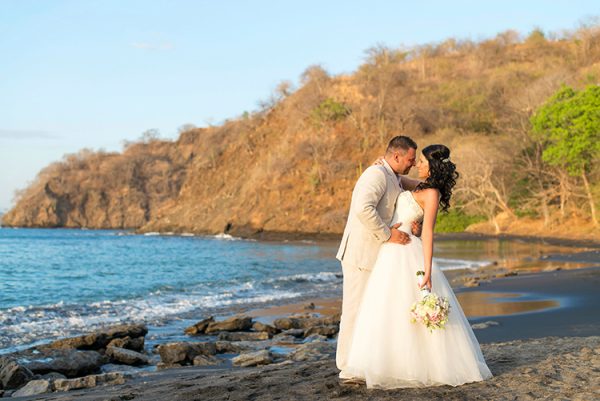 An Elegant Costa Rica Wedding in a Private Villa - Destination Wedding ...