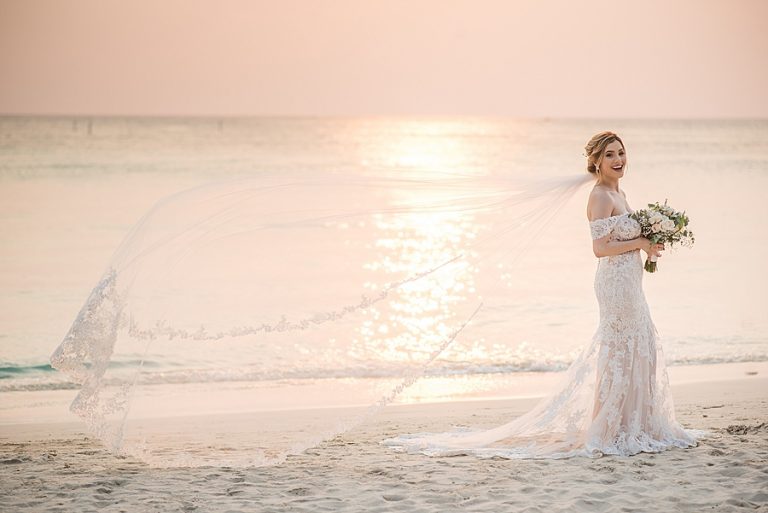 A Gorgeous Sunset Beach Wedding in Roatan Bay Island - Destination ...