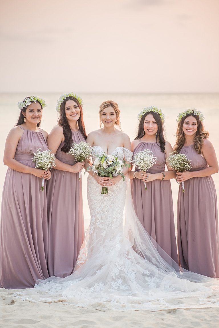 A Gorgeous Sunset Beach Wedding in Roatan Bay Island - Destination ...