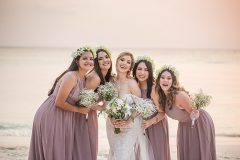 A Gorgeous Sunset Beach Wedding in Roatan Bay Island - Destination ...