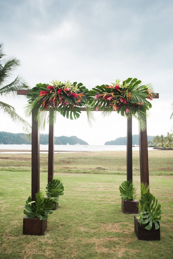 A Rustic and Tropical Destination Wedding in Costa Rica - Destination ...